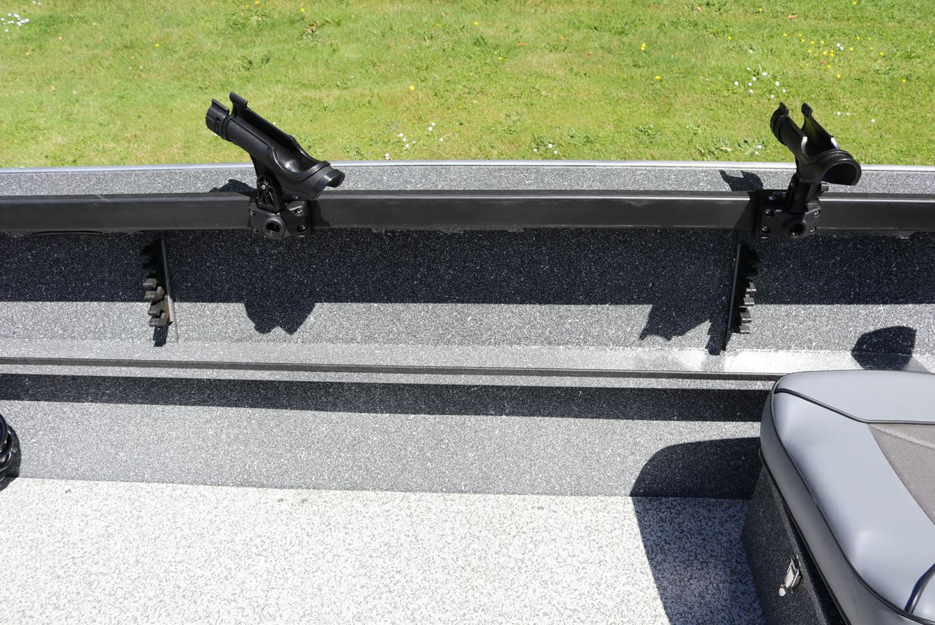 Alumaweld Adventurer 18'